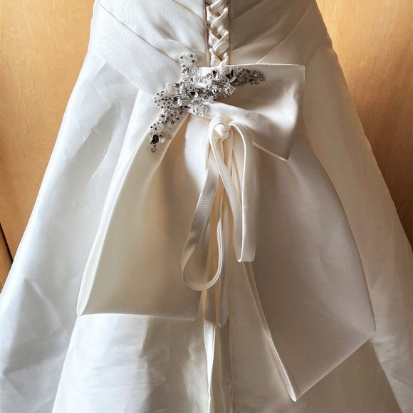 Alfred Angelo | Dresses | Nwt Sz Alfred Angelo 2182c Creamsilver ...